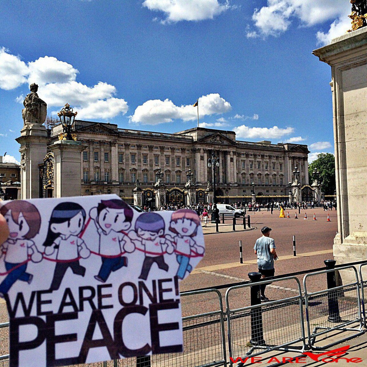 Buckingham Palace_United Kingdom_hwpl peace walk - A STEP TOWARDS PEACE