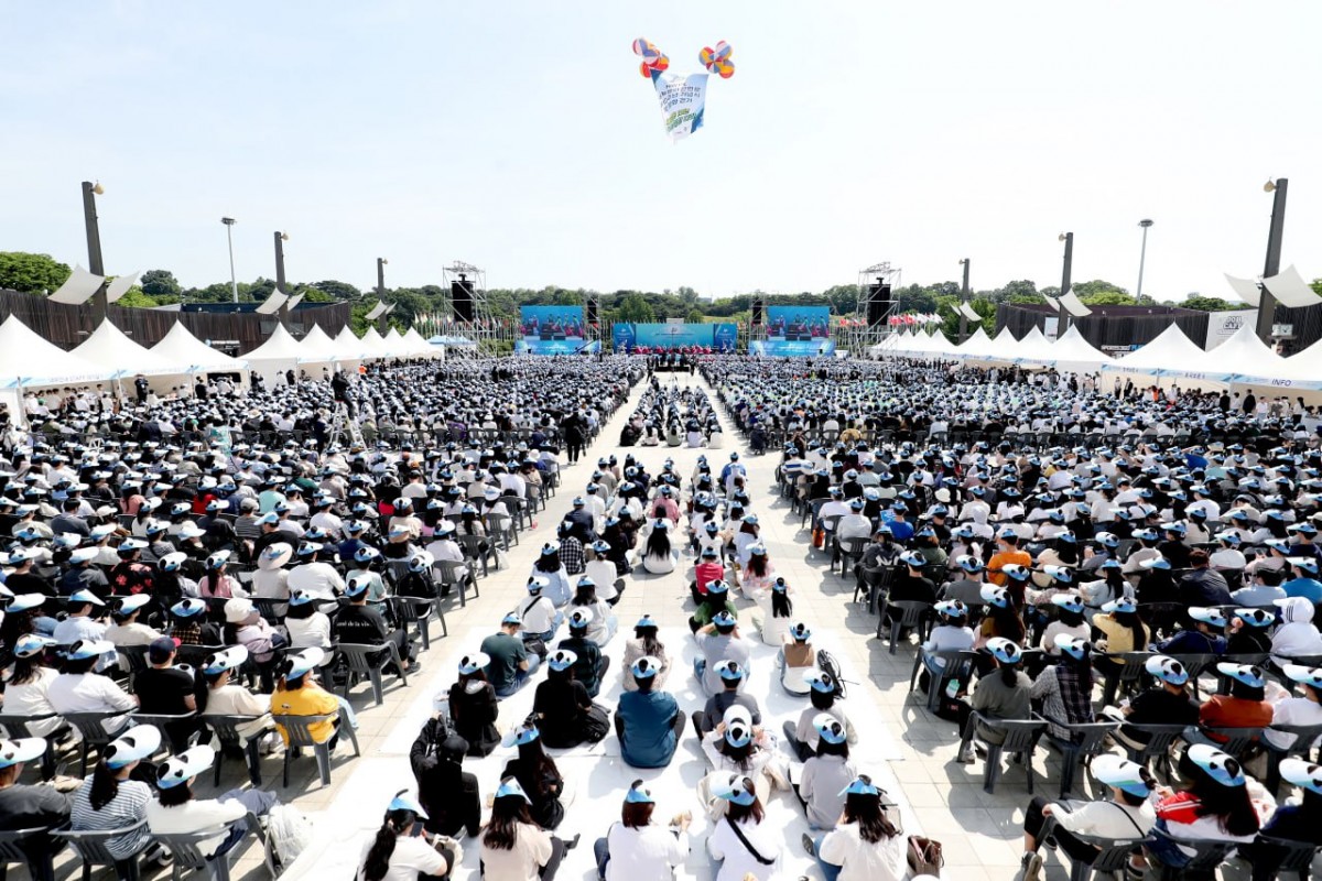 There are still people walking for peace. What is their motive? - A ...